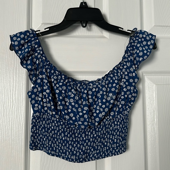 La Hearts | Tops | Blue And White Flowers Top | Poshmark